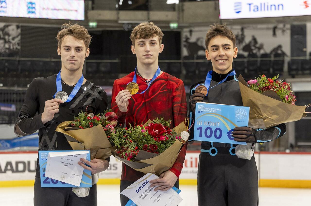 EOK president autasustas iluuisutajaid värske EOK100 medaliga — Eesti ...